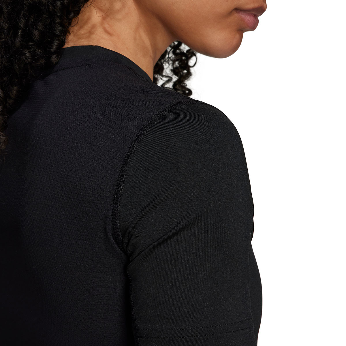 Jersey adidas TechFit Train Black-White - Basketball Emotion